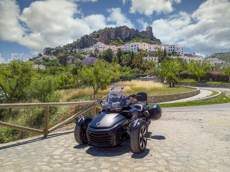 Quarto ano com uma Spyder - O Coiso | Andar de Coiso